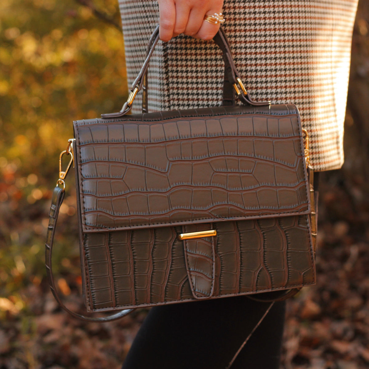 Classic Retro Shoulder Bag – UrbanVinta