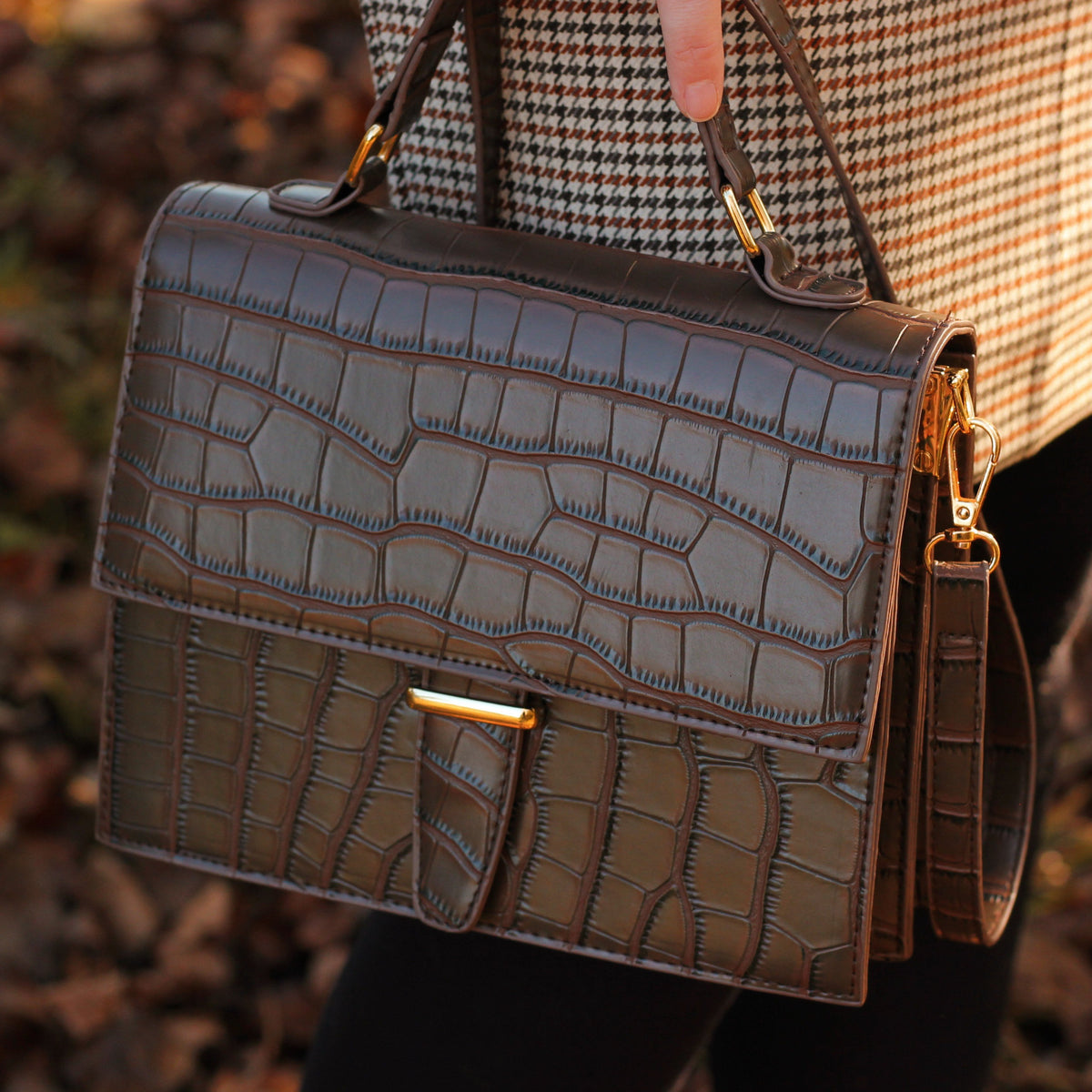 Classic Retro Shoulder Bag – UrbanVinta